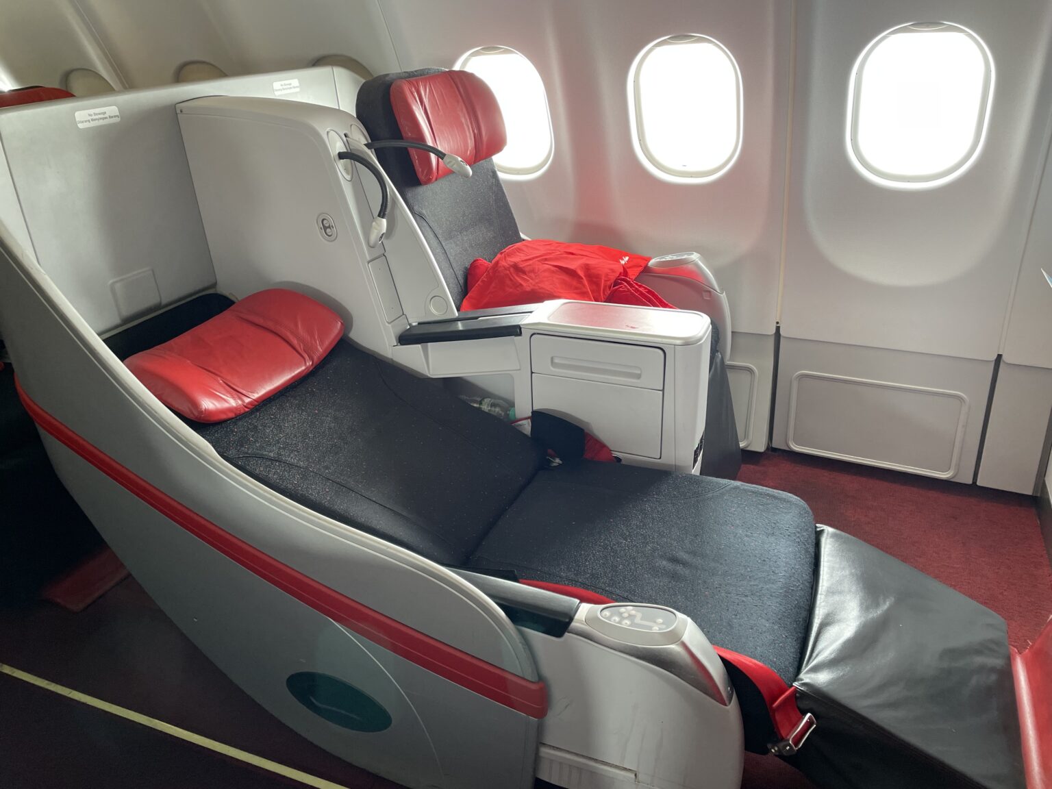 FlatBed Air Asia Review - AirAsia X Airbus A330 Premium Flatbed