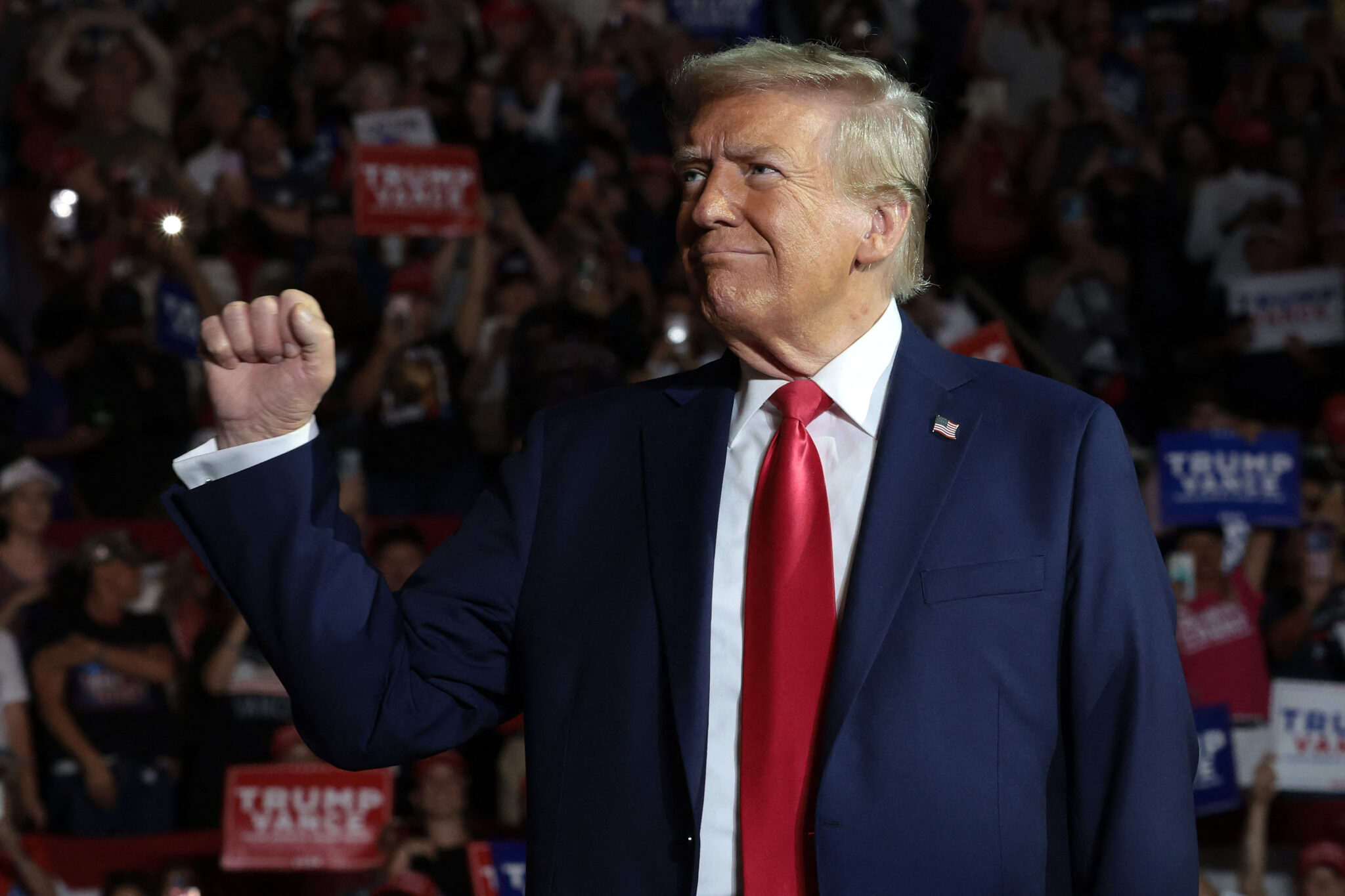 Trump Wishes 'Merry Christmas' To 'left Lunatics' In Frenzy Of Social Posts